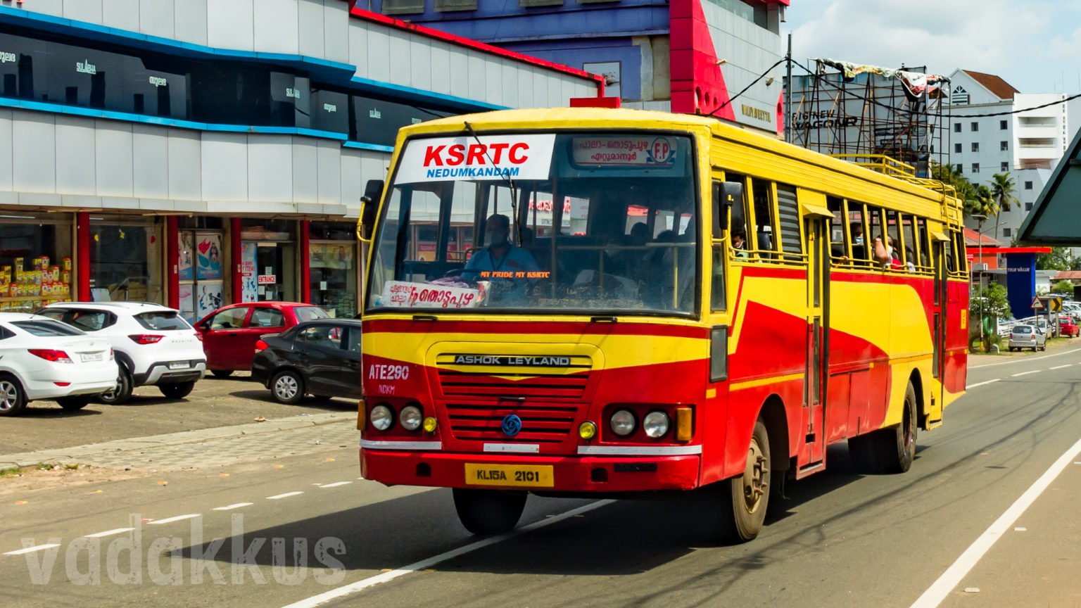 A Rare KSRTC Single Axle Mercedes! – Fottams!